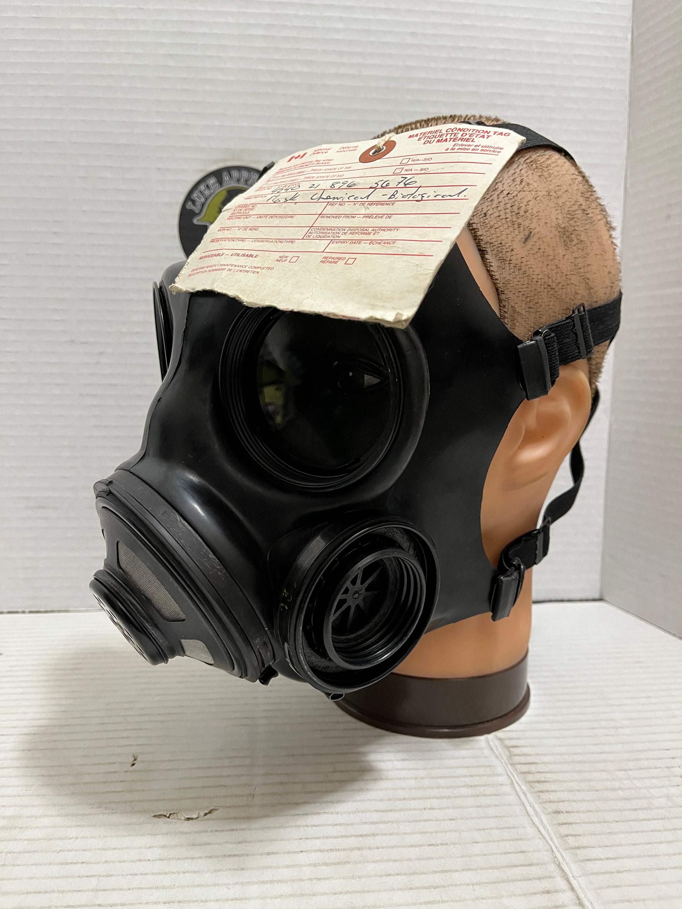 Canadian C3 Gas Mask With RARE Canada National Defence Service - Etsy