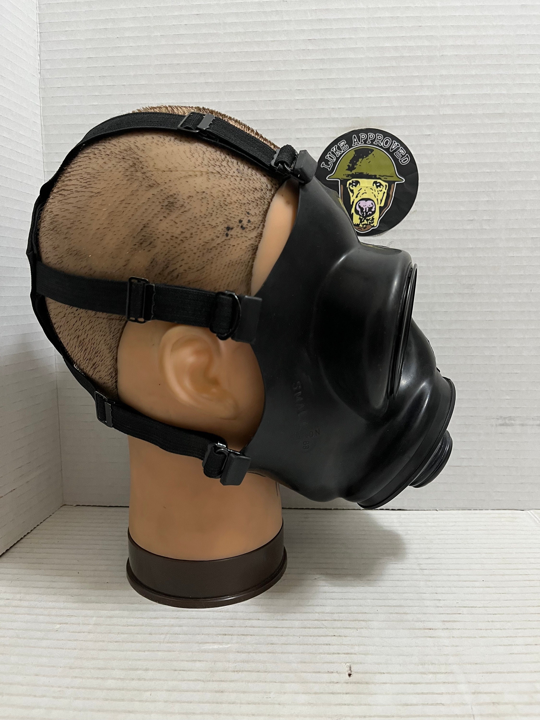 Canadian C3 Gas Mask Size Small 60mm/40mm Filter Intake New Condition ...