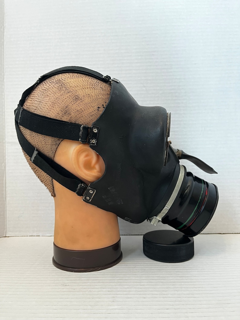 British WW2 CDR BCD Gas Mask Amazing Condition Original Straps - Etsy