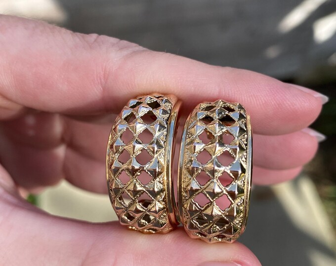 Vintage 18k Yellow Gold Open Work Studded Pattern Drop Earrings ...
