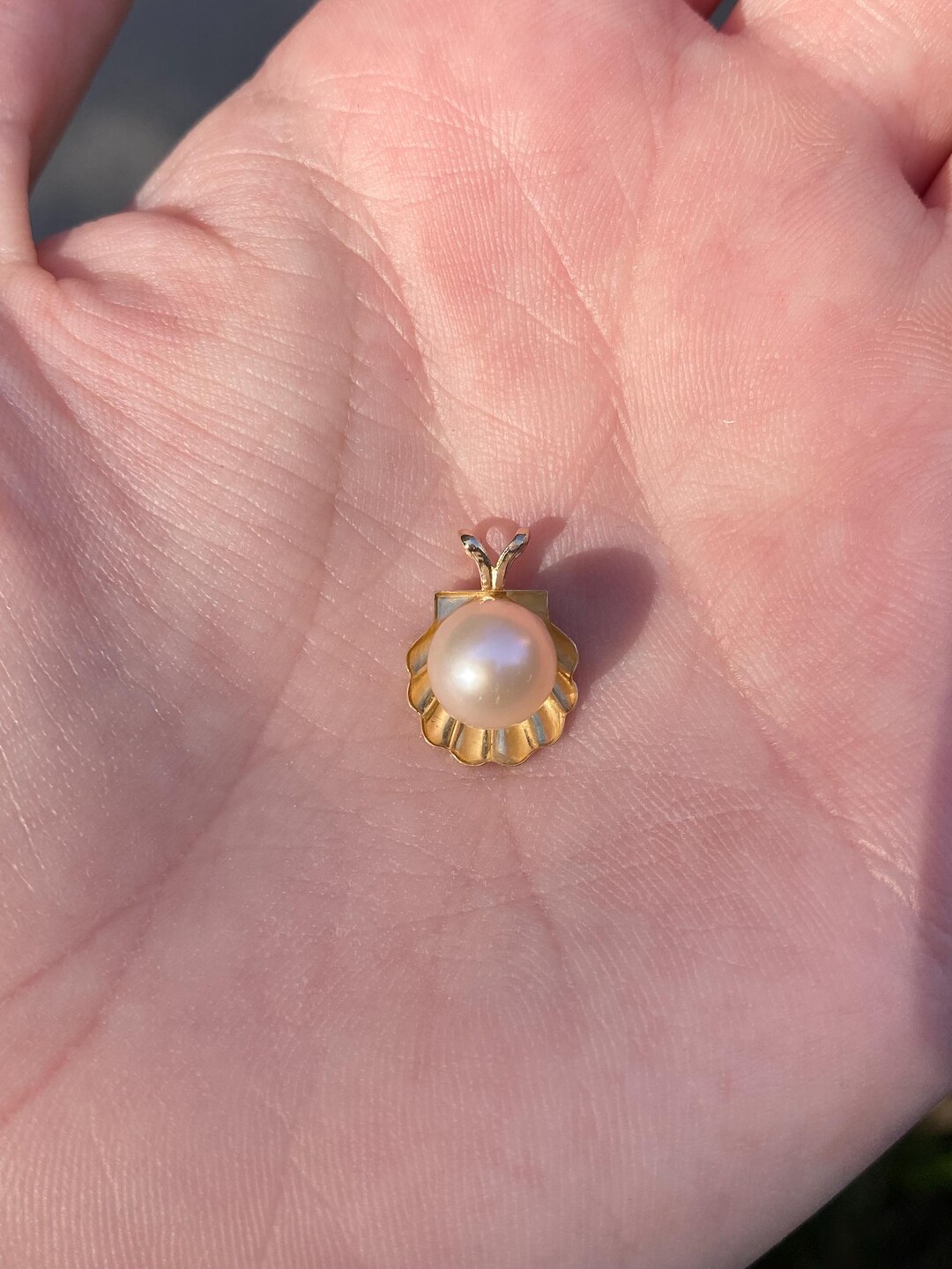 Vintage Solid 14k Yellow Gold Pearl Shell Charm - Quality Fine Estate ...