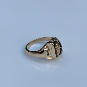 Vintage Solid 10k Yellow Gold Mother of Pearl Class Ring - Size 7.5 ...
