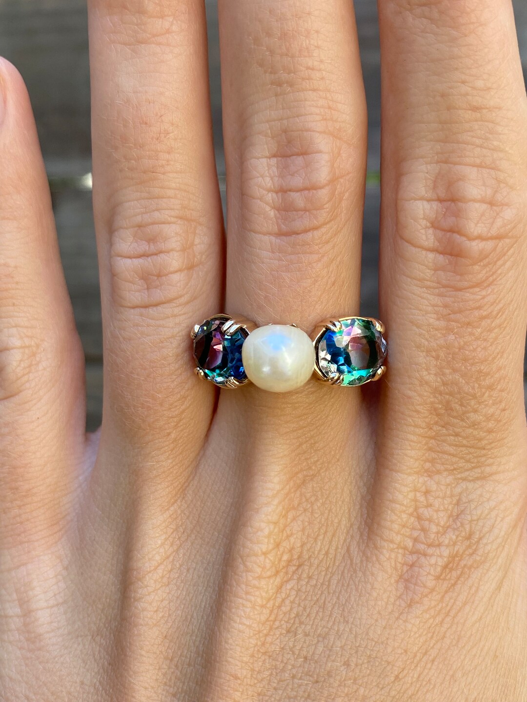 Vintage Solid 18k Yellow Gold Colored Stripey Stone & Pearl Ring - Size ...