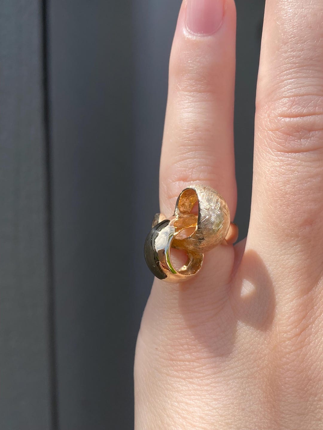 Vintage Solid 14k Yellow Gold Satin Crosshatch & Shiny Twist Knot Ring ...