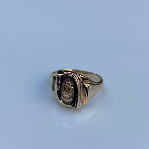 Vintage Solid 10k Yellow Gold Mother of Pearl Class Ring - Size 7.5 ...