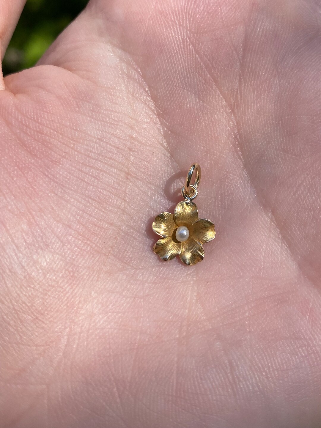 Vintage Solid 18k Yellow Gold Seed Pearl Flower Charm - Quality Fine ...
