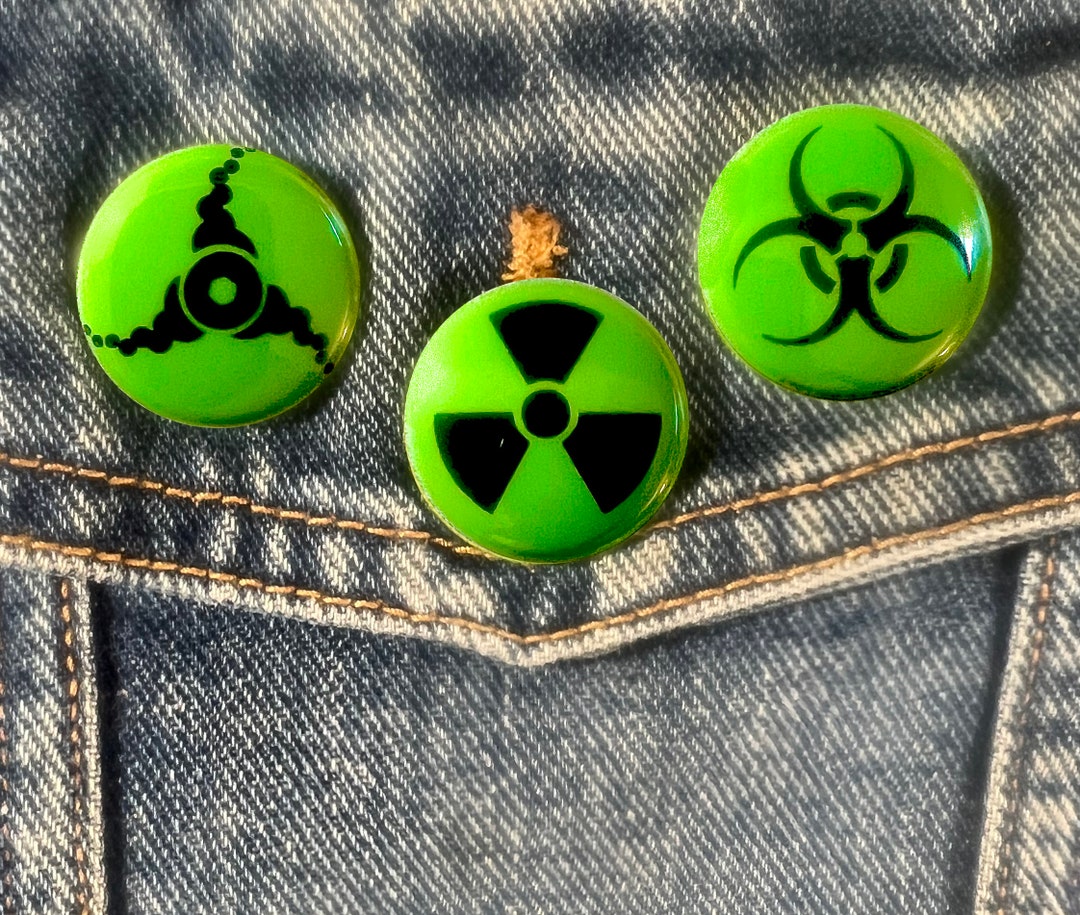 3 INTERNATIONAL HAZARD SYMBOL - Green Mini Buttons Pins - Flair ...