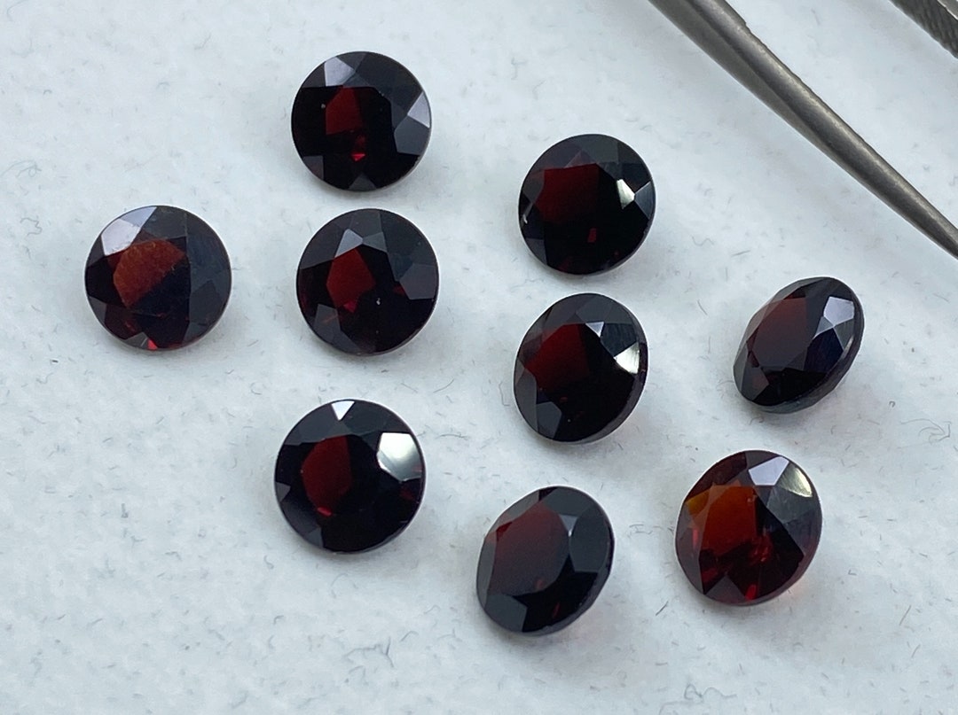 Garnet (thai) Faceted Round Shape Loose Gemstones in Assorted Sizes ...