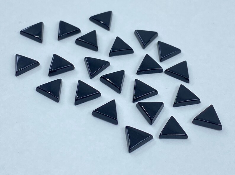 Flat Black Onyx Triangle SBBT Gemstones in 6mm and 7mm for Jewellery ...