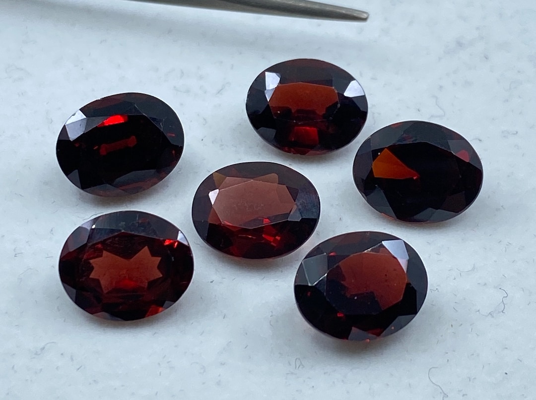 Garnet (mozambique) Faceted Oval Shape Loose Gemstones in Assorted ...
