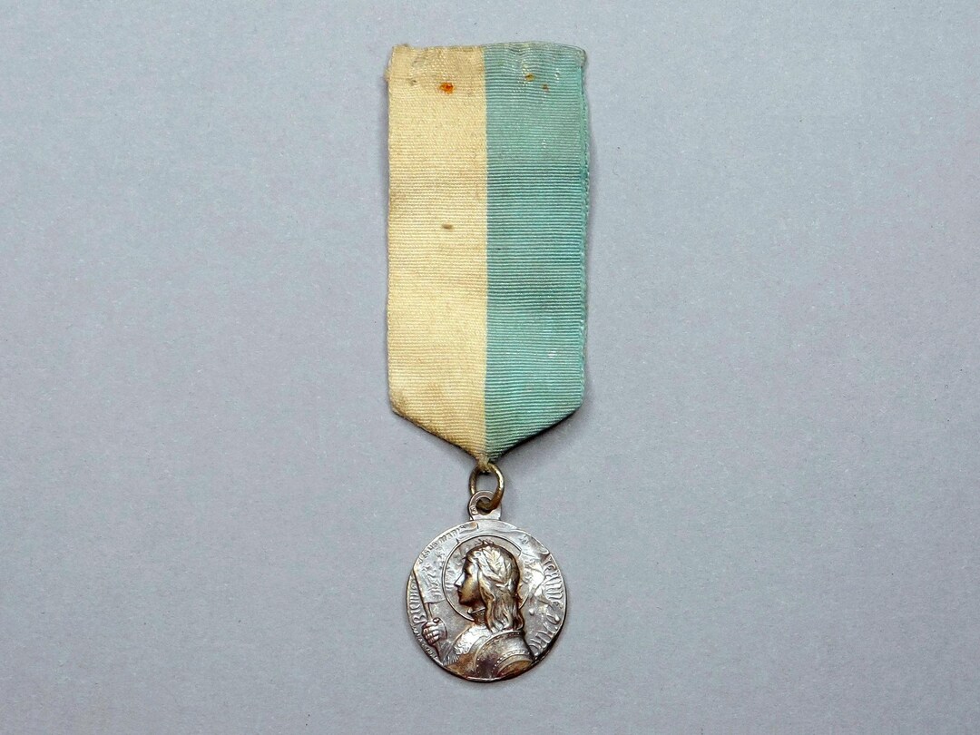 Beata Joan of Arc in Armor Receiving Fierbois. Antique Religious ...