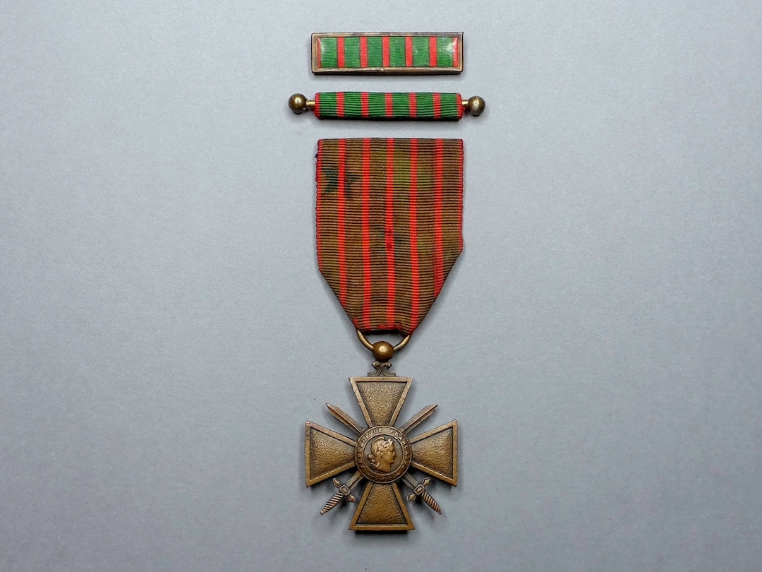 WWI War Cross. Antique Medal and Reduction Ribbon. 1914 - 1918. - Etsy