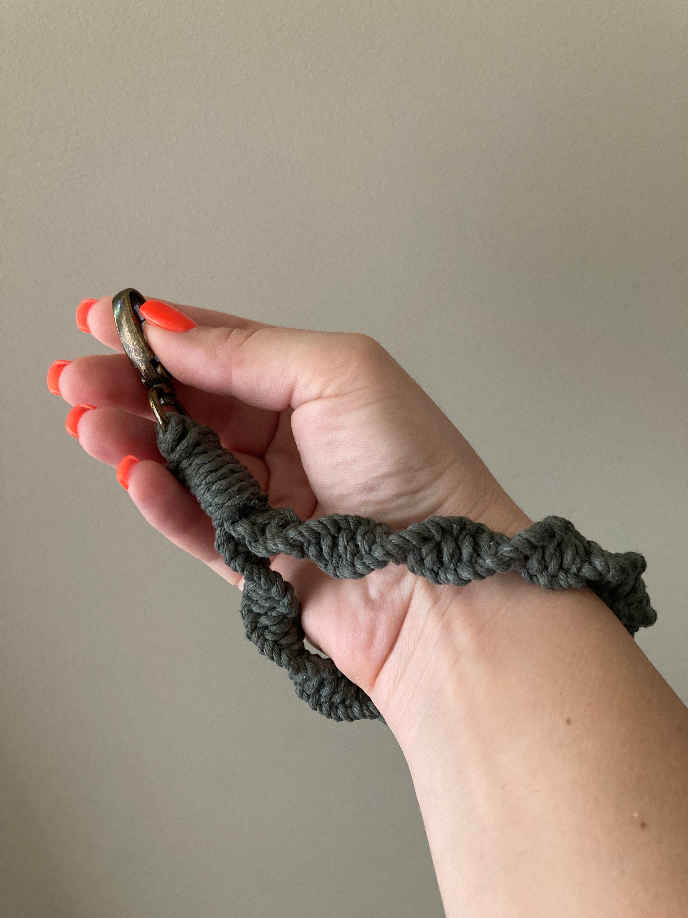 Macrame Spiral Keychain Macrame Wristlet Key Holder Hand Knotted ...