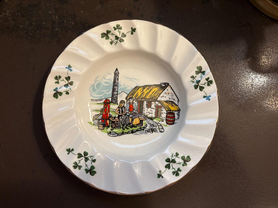 1950s Carrigaline Pottery made in Ireland Souvenir Hand-painted Ashtray ...