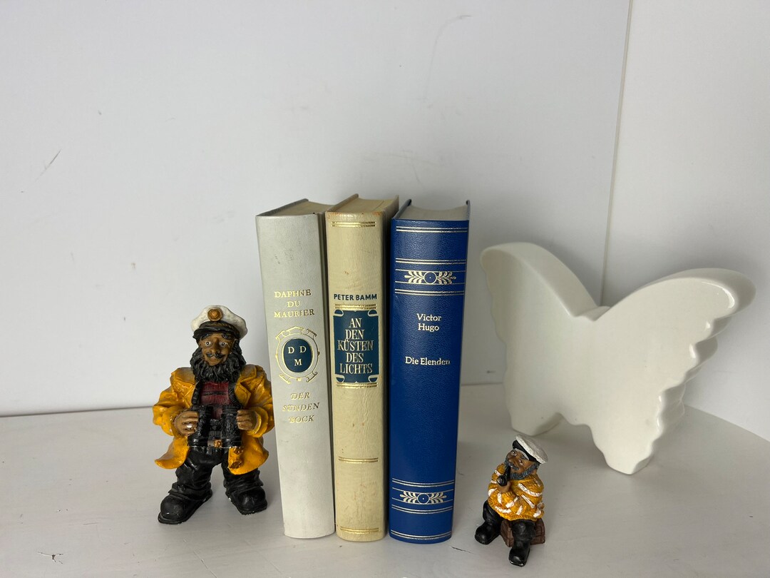 Victor Hugo-les Misérables Peter Bamm-on the Shores of Light Daphne Du ...