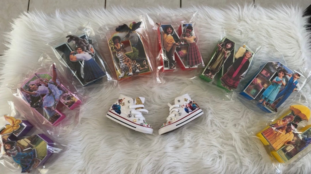 Custom Converse and 3D Letters - Etsy