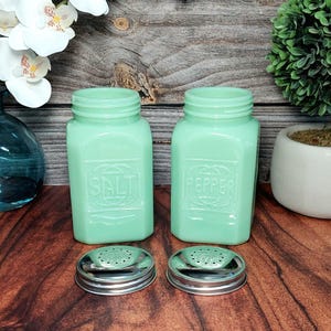 Jadeite Green Glass Salt & Pepper Shaker Set, LRG - Depression Style ...