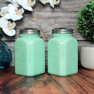 Jadeite Green Glass Salt & Pepper Shaker Set, LRG - Depression Style ...
