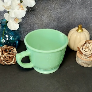 Jadeite Juicer Reamer & 2 Cup Measuring Cup, Huge 2 PC, Depression ...
