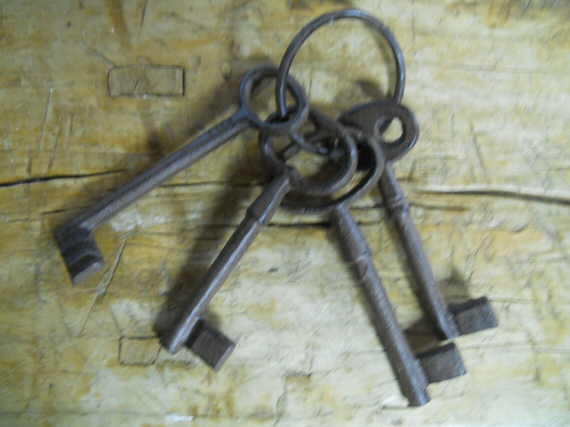 Set of 4 CAST Iron JAIL Keys House Rustic WESTERN Prison Key - Etsy