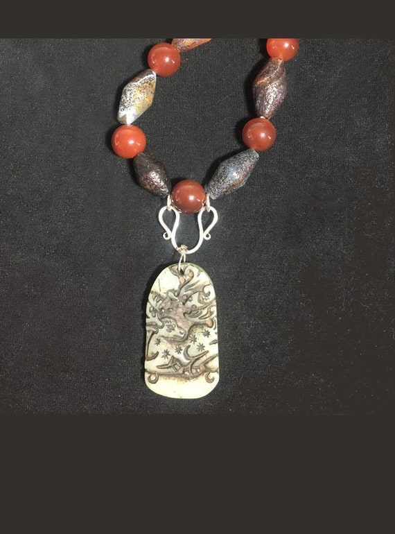 Rare Tibetan 1940’s Red Jade Deer/Bat Amulet with Ant… - Gem