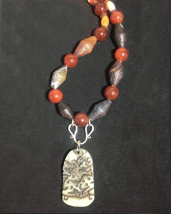 Rare Tibetan 1940’s Red Jade Deer/Bat Amulet with Ant… - Gem