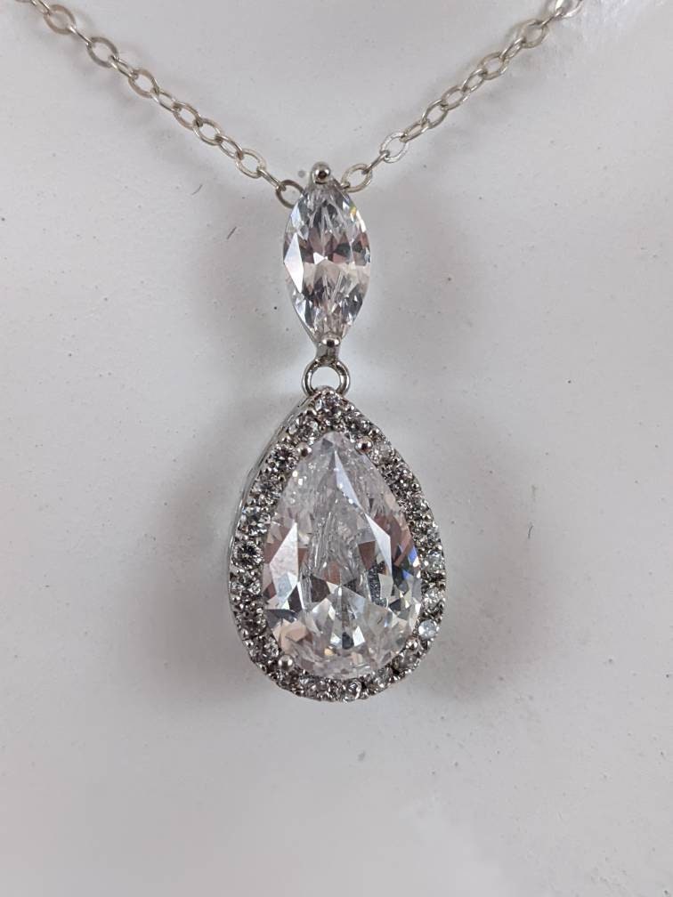 Vintage Stauer Diamondaura Pendant Necklace - Etsy