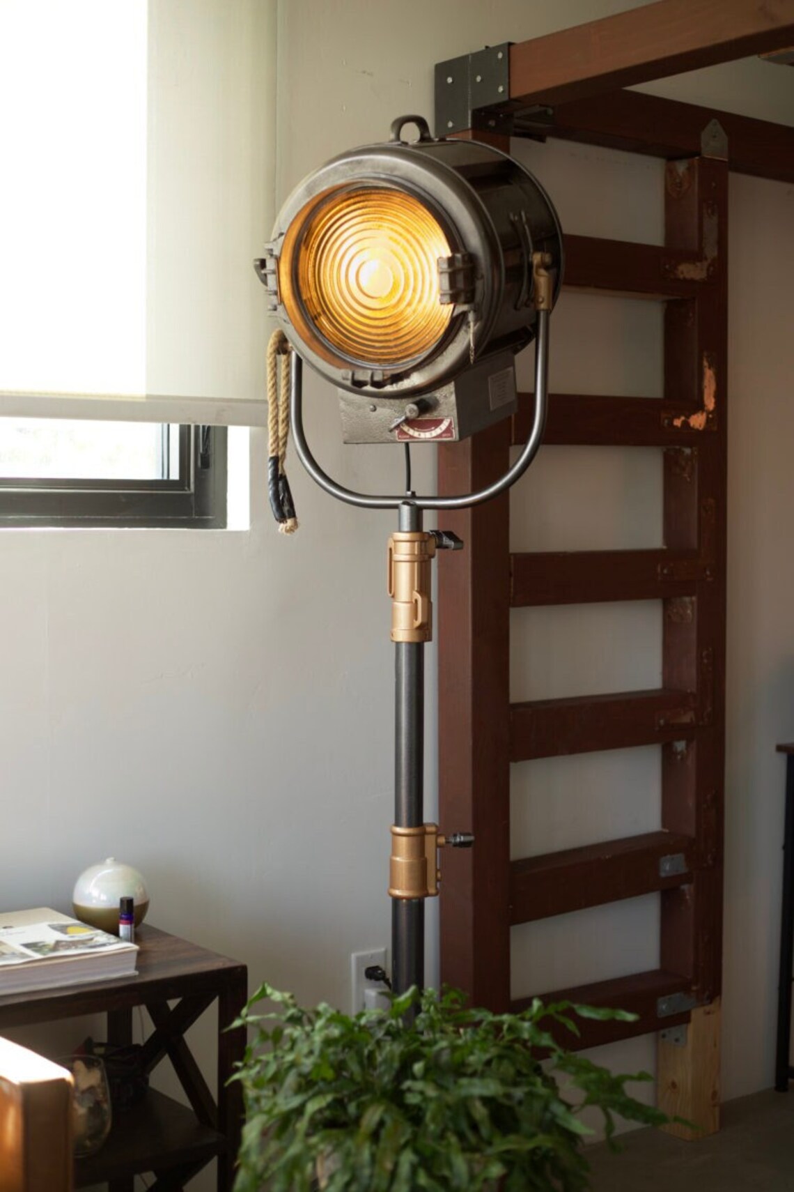 Vintage Hollywood Movie Light With Stand - Etsy