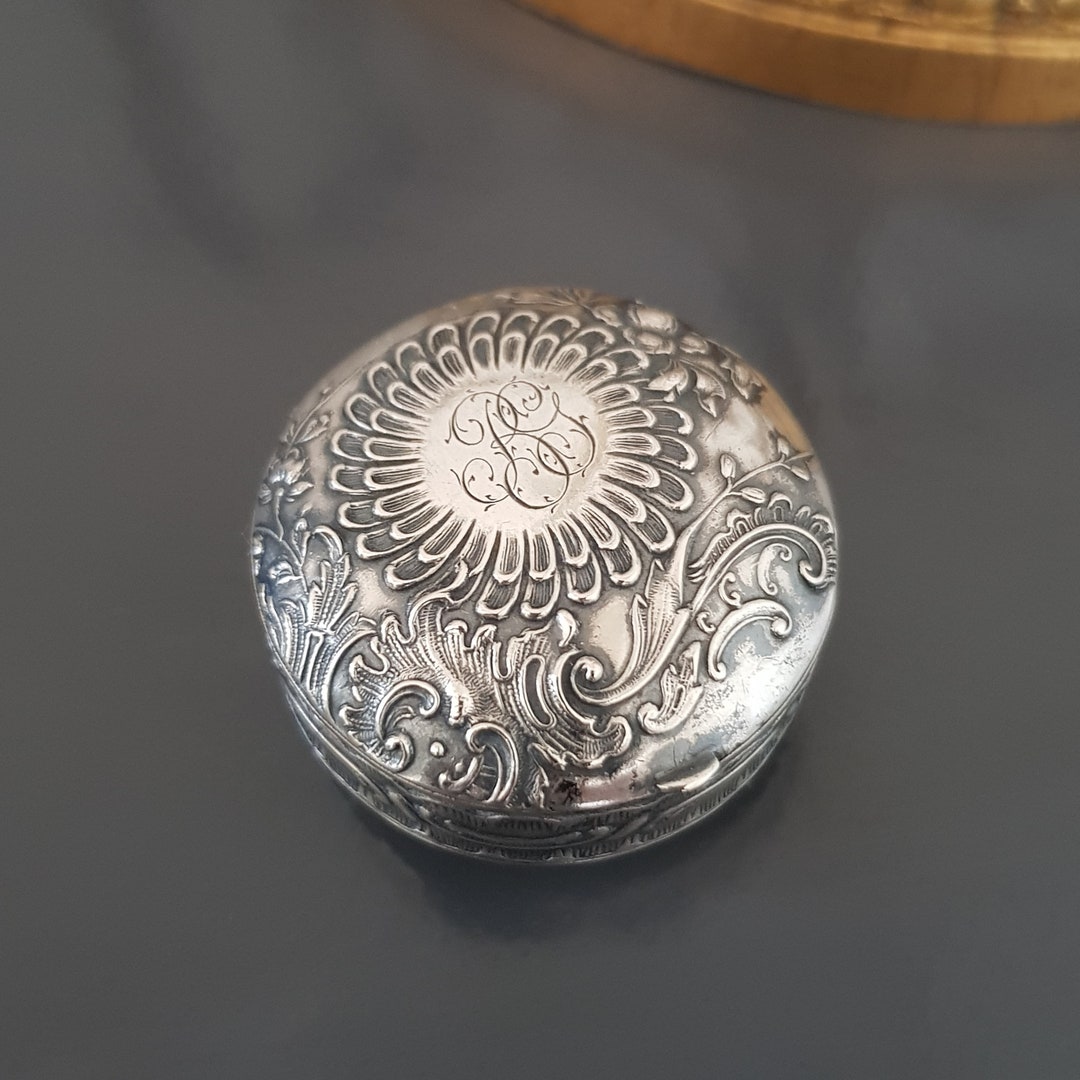 Antique Art Nouveau Rocaille Pattern Pill Box Sterling Silver C 1900 - Etsy