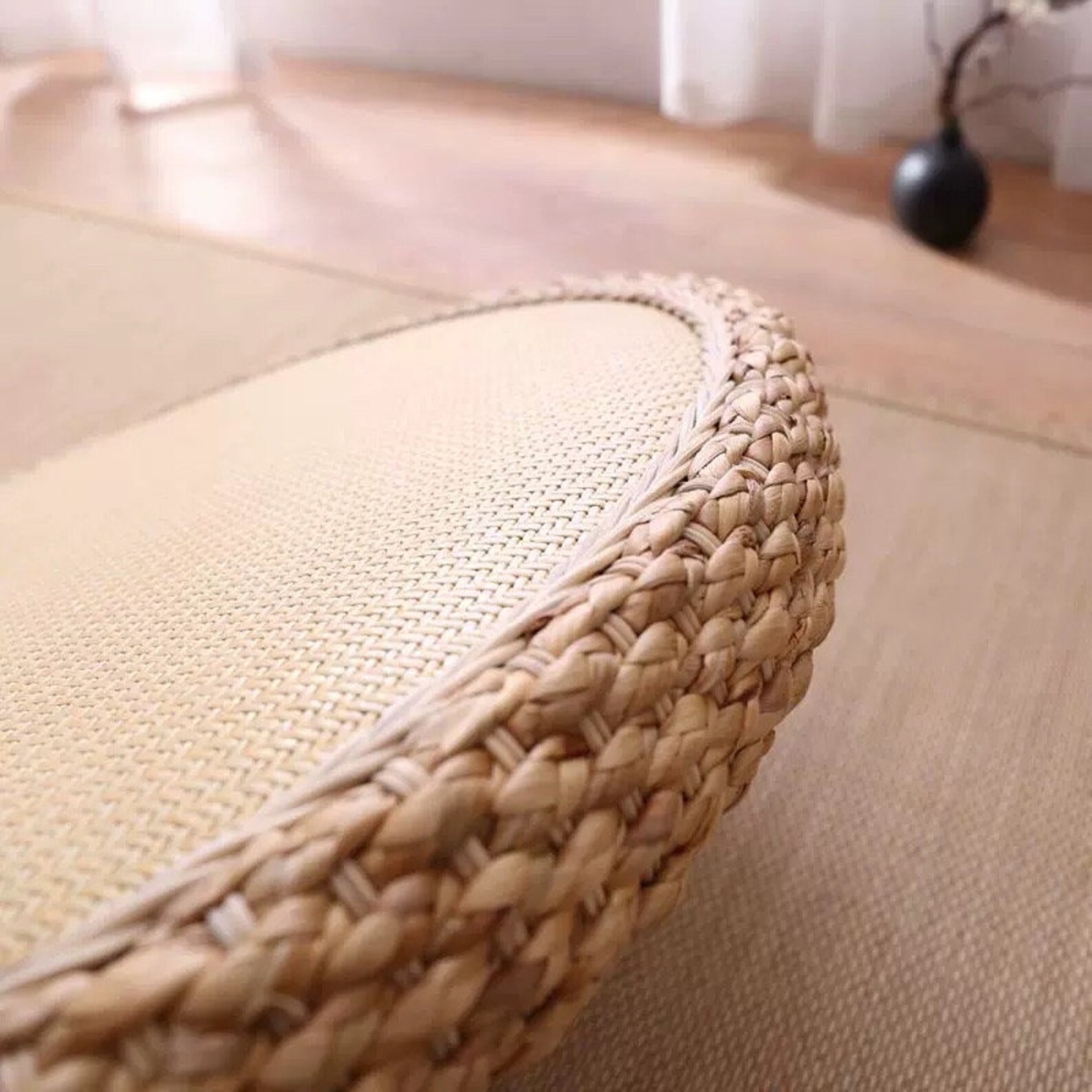 Handwoven Round Straw Tatami Cushion, Japanese Style Straw Cushion ...