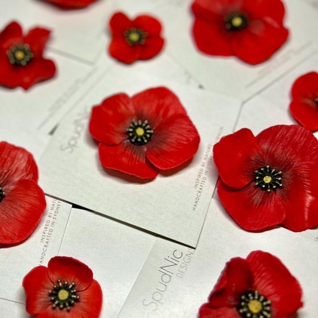 Red Poppy. Rememberance Day. Anzac Day. Polymer Clay Botanical Brooch ...