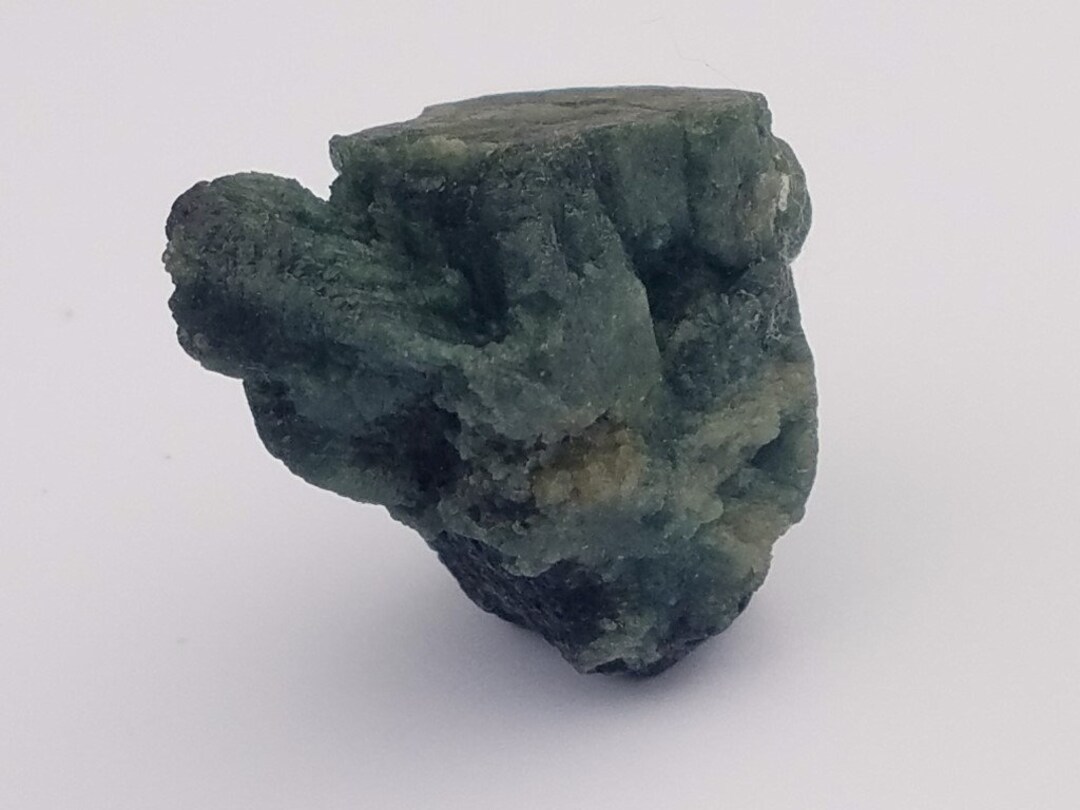 CHRYSOBERYL Var. Alexandrite - Large Color Change Crystal - Novello ...