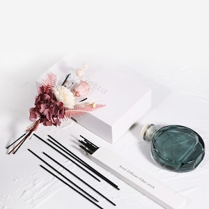 Natural Botanical Reed Diffuser Set | Ppreserved Bouquet With Reeds ...