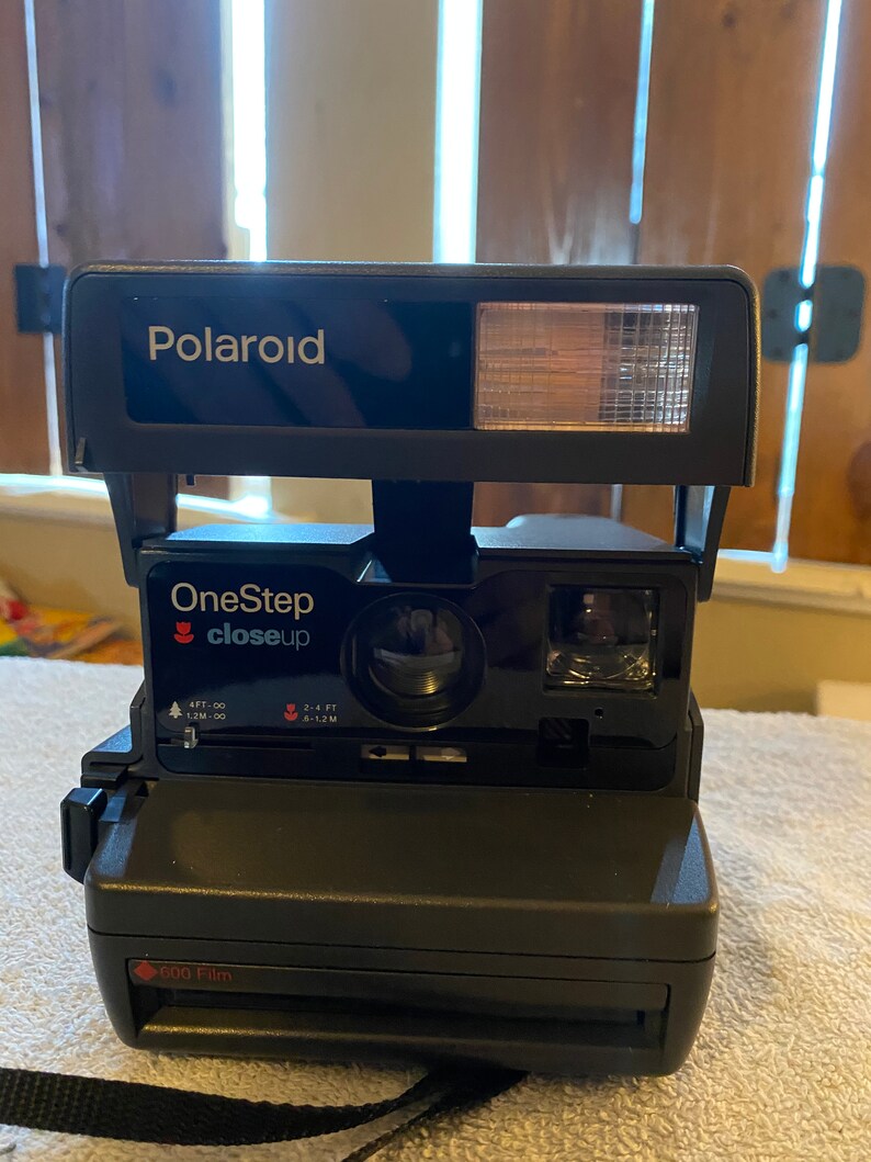 Polaroid 600 Onestep Close up Instant Camera With 1pk of Film. - Etsy