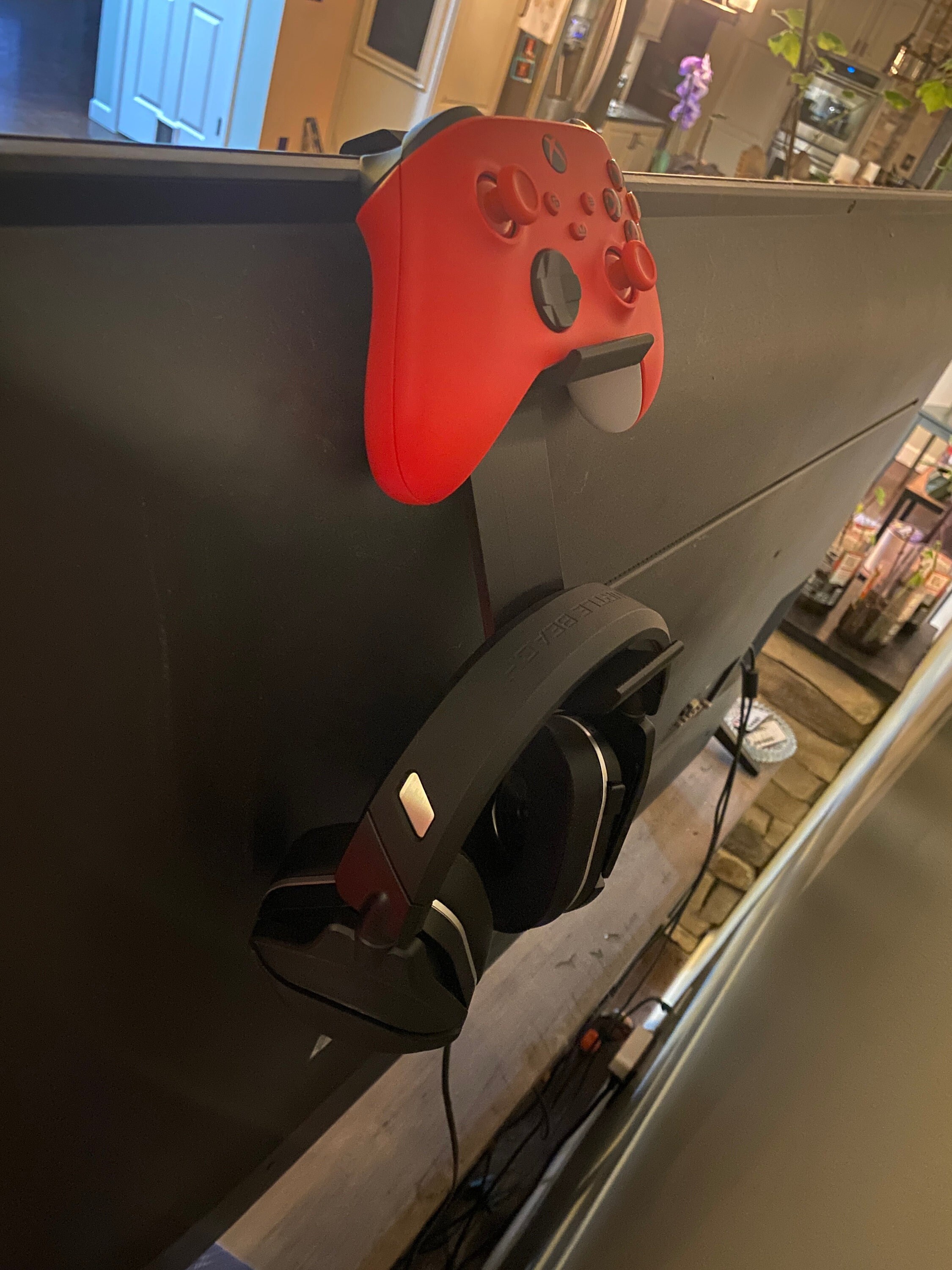 Universal Controller Holder — Arrow 3D Designs