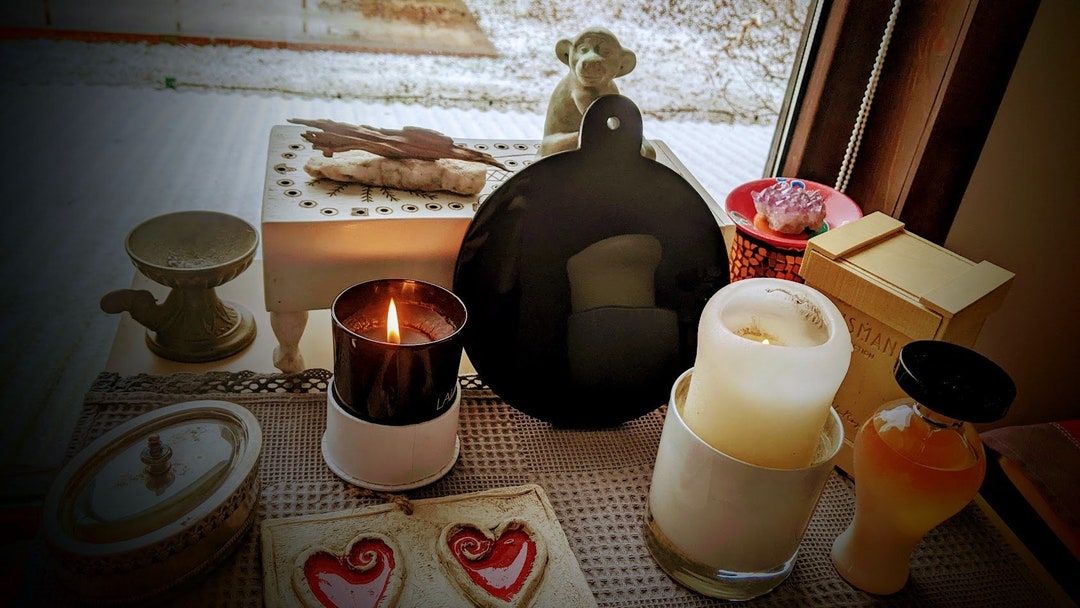 Beautiful Replica of John Dee's Divination Mirror, 18.4 Cm, Extracted ...