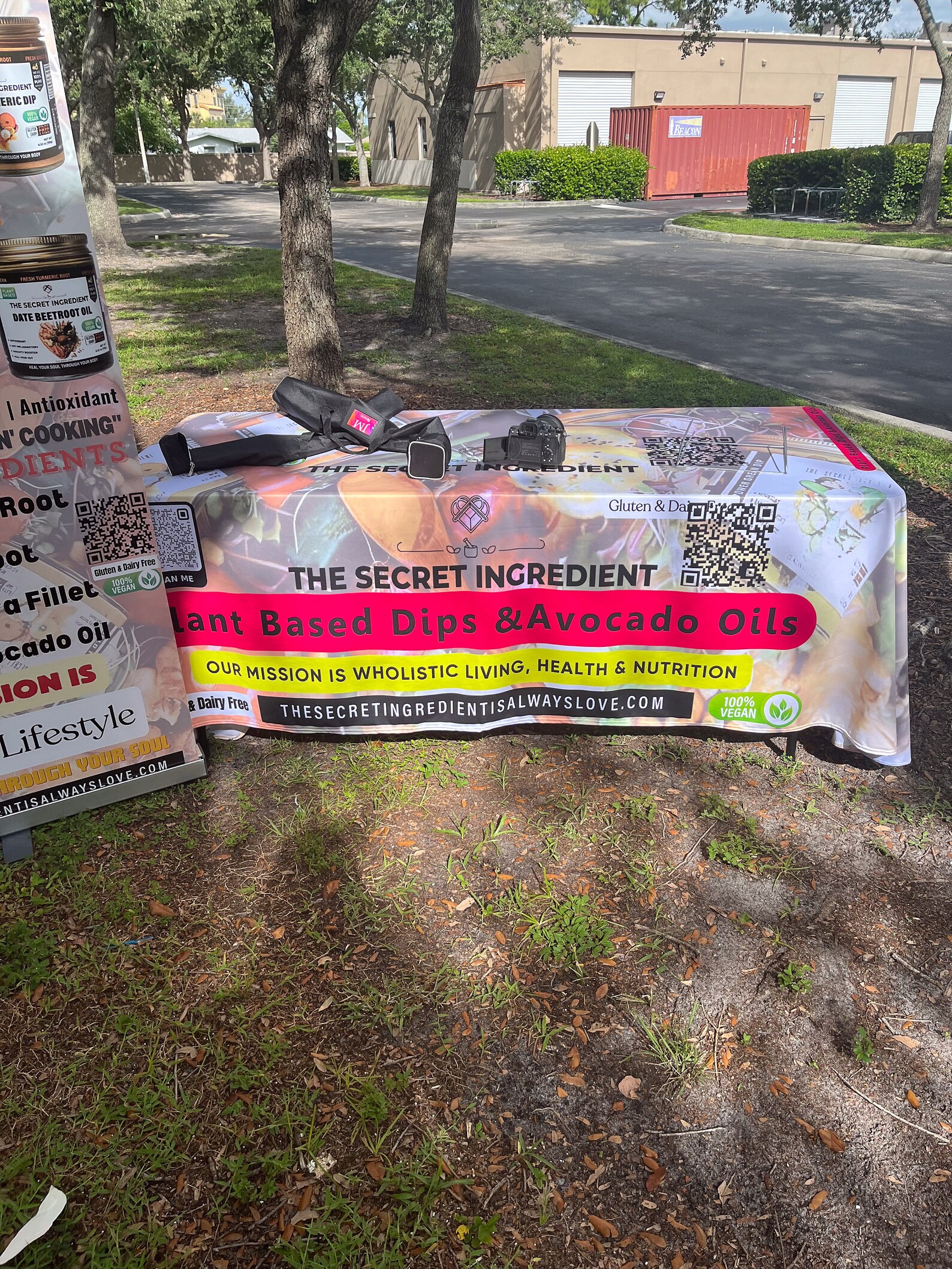 Custom Retractable Banner and Tablecloth, 2 Products, Event Starter ...