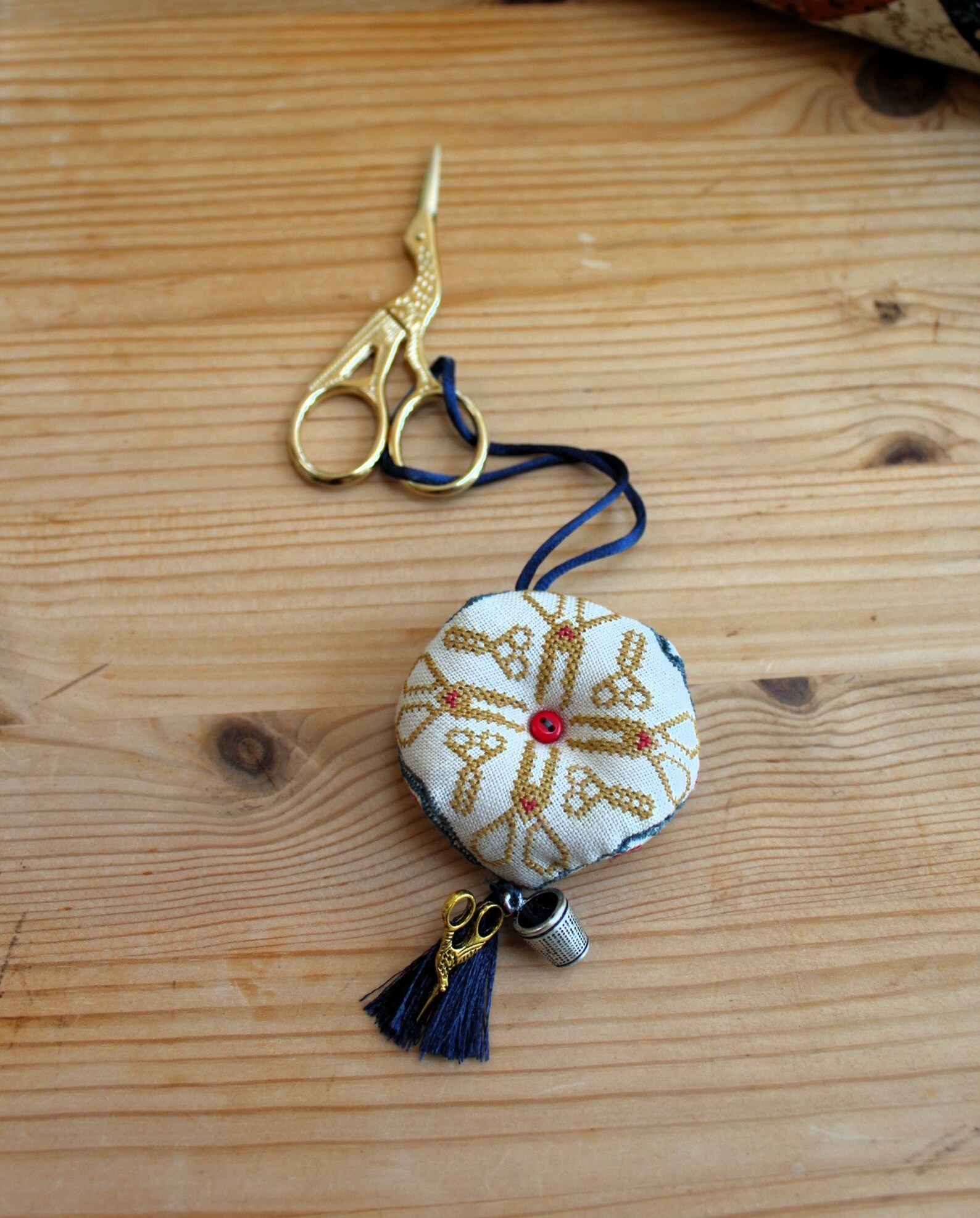 Love to Stitch Biscornu and Scissor Fob, Primitive Cross Stitch Pattern ...