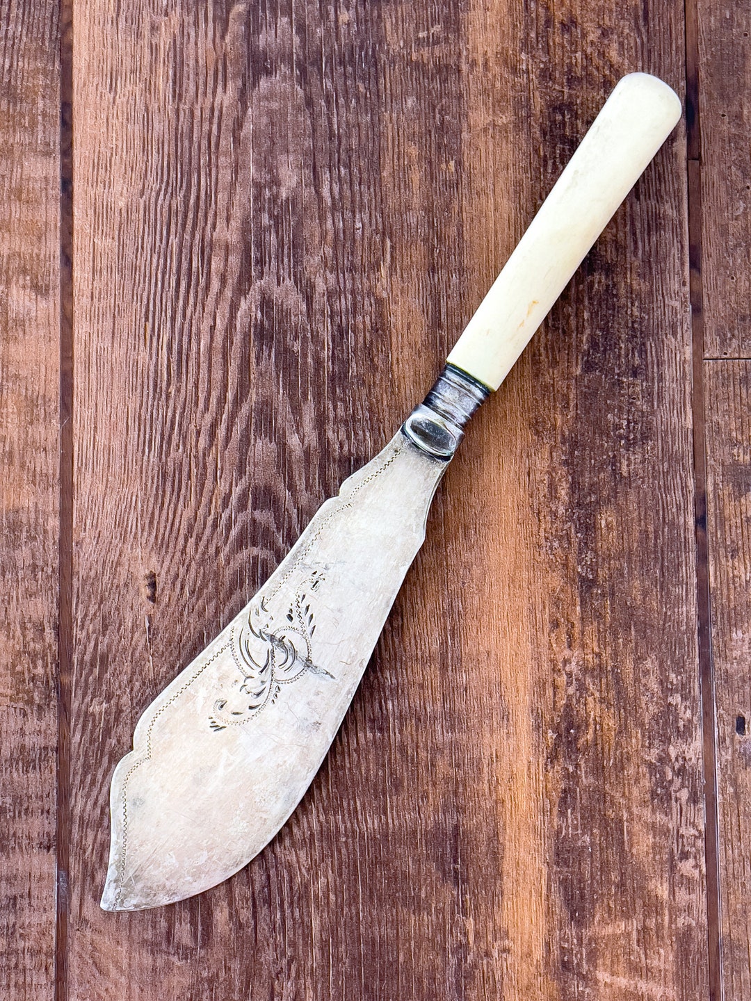Vintage Large Patterned EPNS Fish Slice With Faux Bone Handle - Food ...