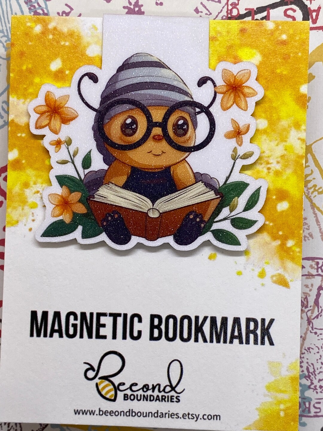 Magnetic Bookmark, Cute Bee Reading a Book, Bookish Gift, Book Club ...