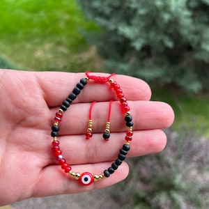 Red Evil Eye Bracelet, Black Beads, Gold Accents, Protection Jewelry - Etsy