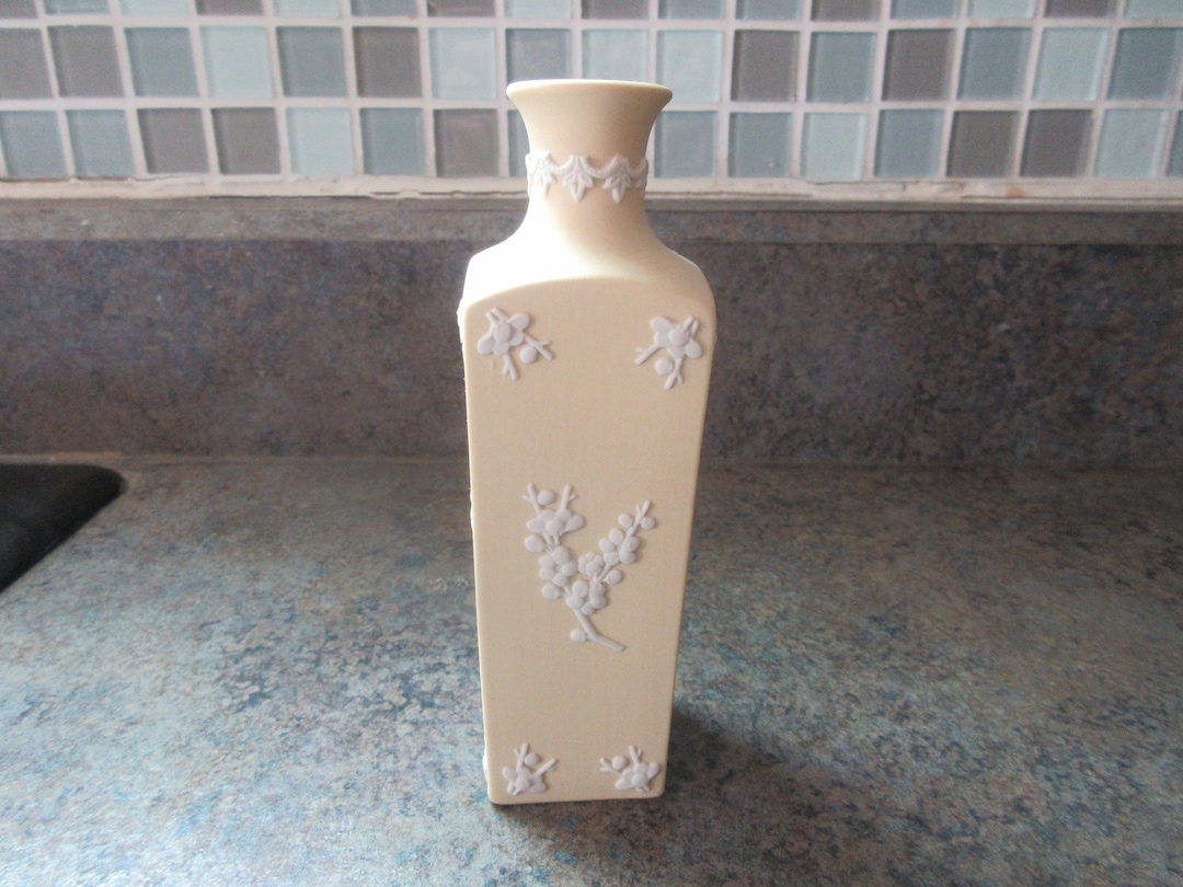 Rare Wedgwood Primrose Yellow Jasper Ware , Prunus Blossoms Pattern - Etsy