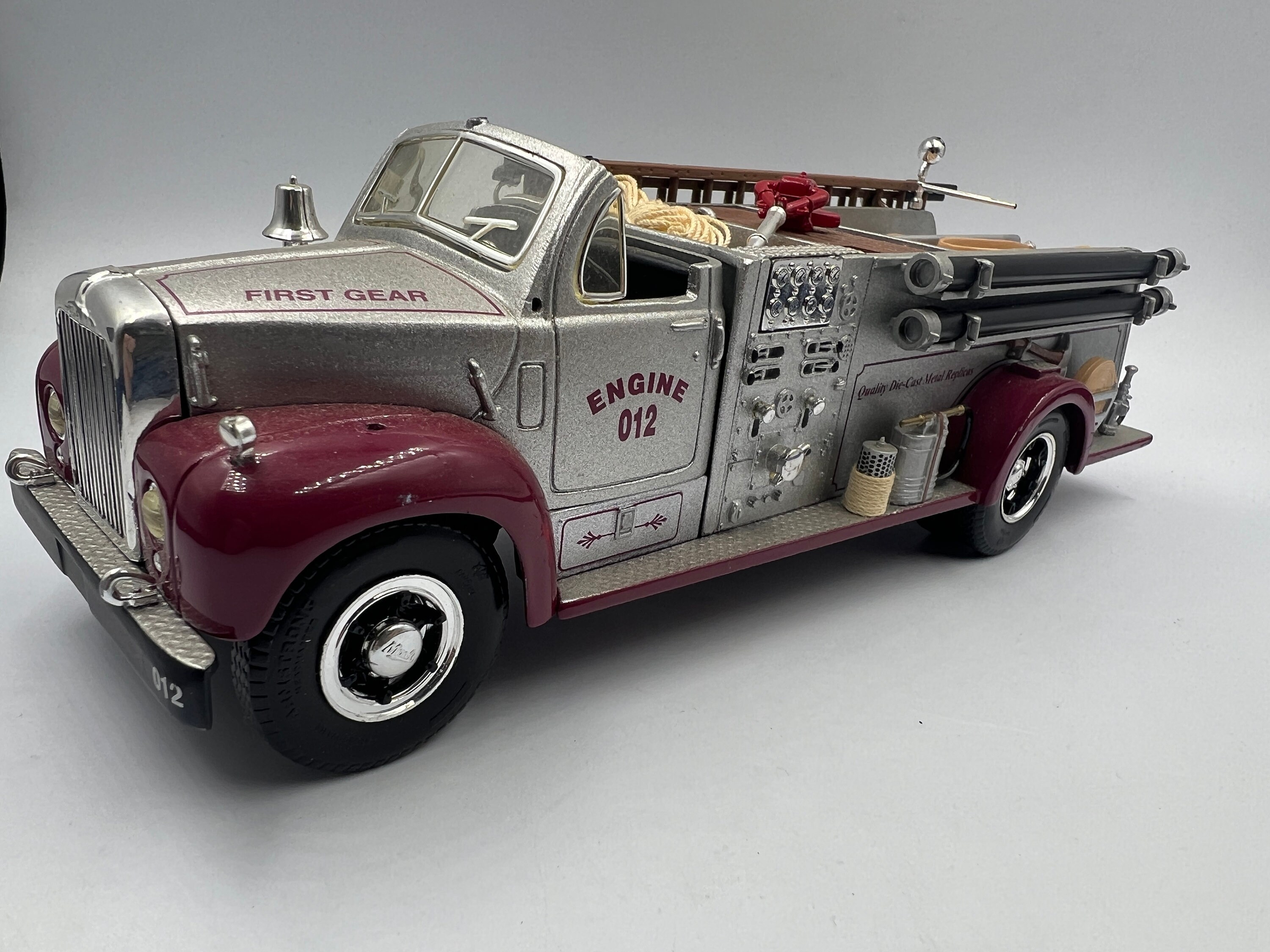 1:34 Scale First Gear Mack 1960 B-model Pumper Fire Truck - Etsy