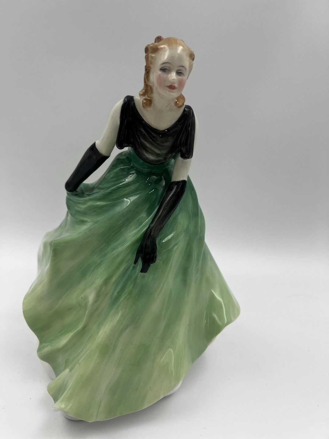Royal Doulton Vanessa Bone China Figurine HN 3198 Adrian Hughes 1988 - Etsy
