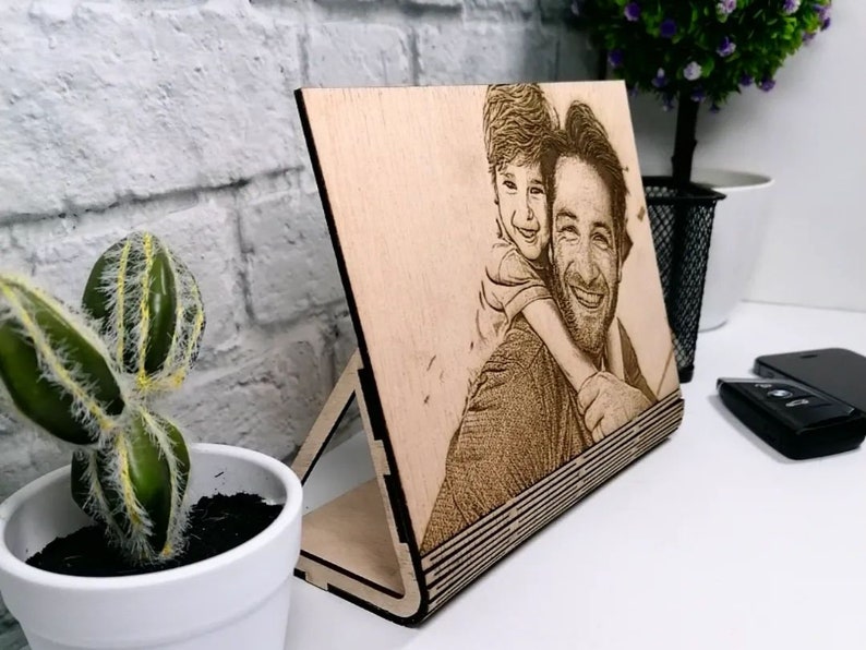 Curved Frame Wooden Photo Engrave, Modern Minimalist Photo Holder ...