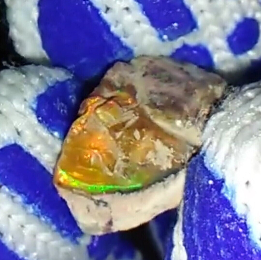 7.3carat Mexican Fire Jelly Opal Rough Specimen. This Opal Specimen is ...