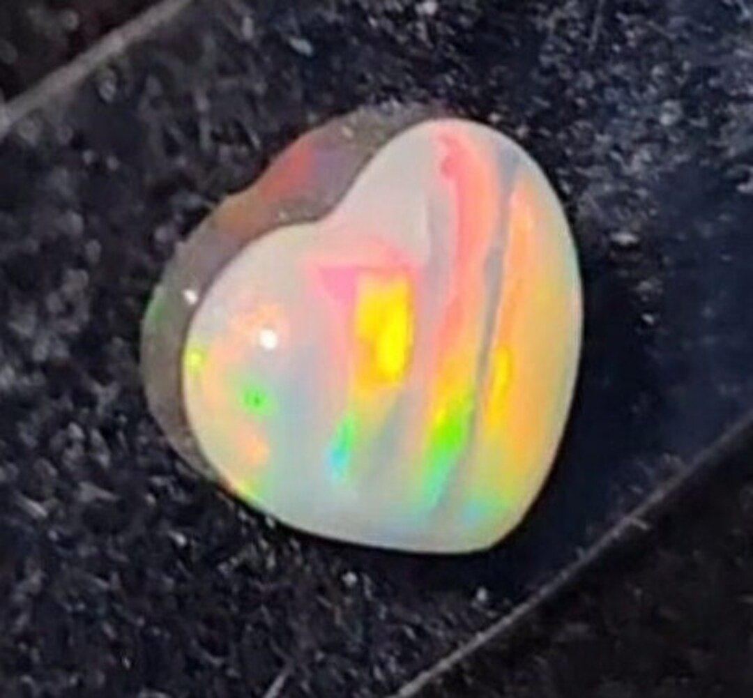 0.55carat Australian Striped Opal Heart Gemstone From L.R. This Opal is ...