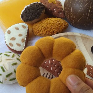 8 Felt Bread, Felt Hot Cross Bun, Felt Bakery Set, Felt Pastry, Pretend ...