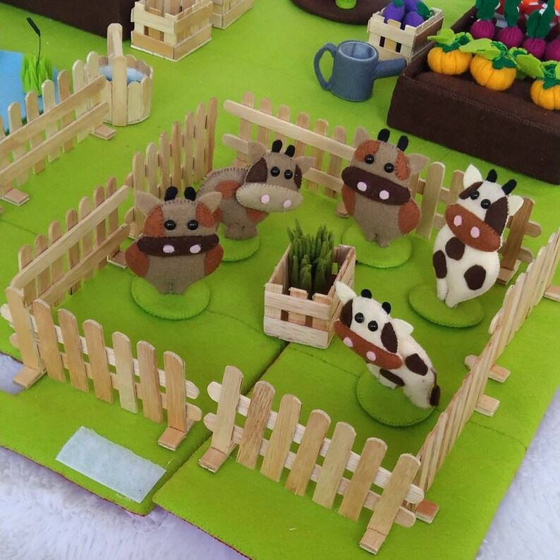 Farm Play Mat, Garden Playscape, Waldorf Play Mat, Farmer Farm Animal ...