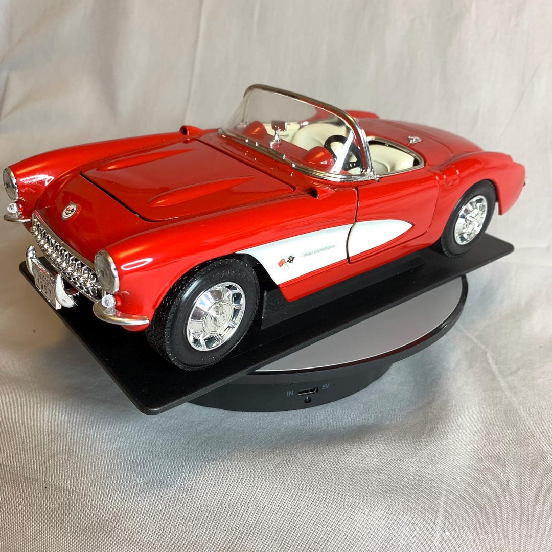 Road Signature 1957 Chevrolet Corvette - 1:18 Die-cast Metal - Deluxe ...